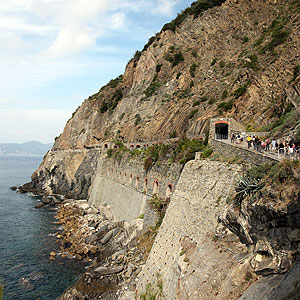 The Path of Love in Cinque Terre | Travel Guide AMOITALY